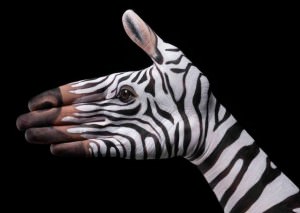 10 amazing examples of Hyper-realistic hand art - Pick Chur